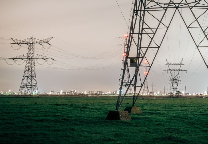 DISCOM Dues to Power Generators in April Drop to ₹652 Billion